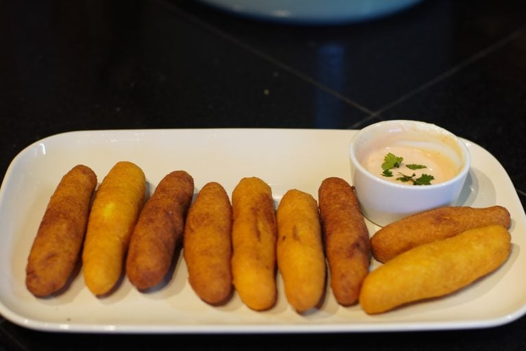 Easy Sorullos recipe (Puerto Rican Corn Fritters) - Joyful Yessi